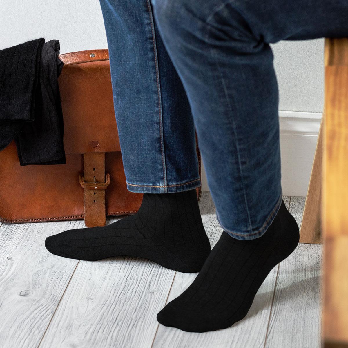 totes ISOTONER Slippers, Socks, Umbrellas and Gloves.